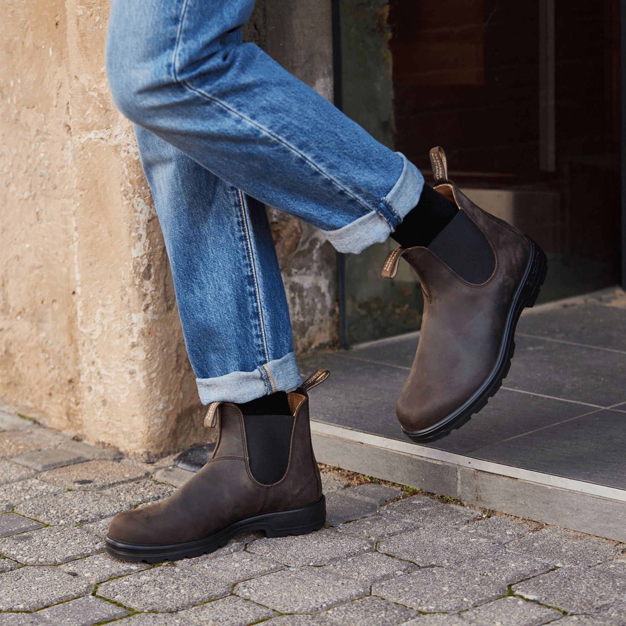 Blundstone 2340 Brown Leather Chelsea Boots | Men's & Women's ...